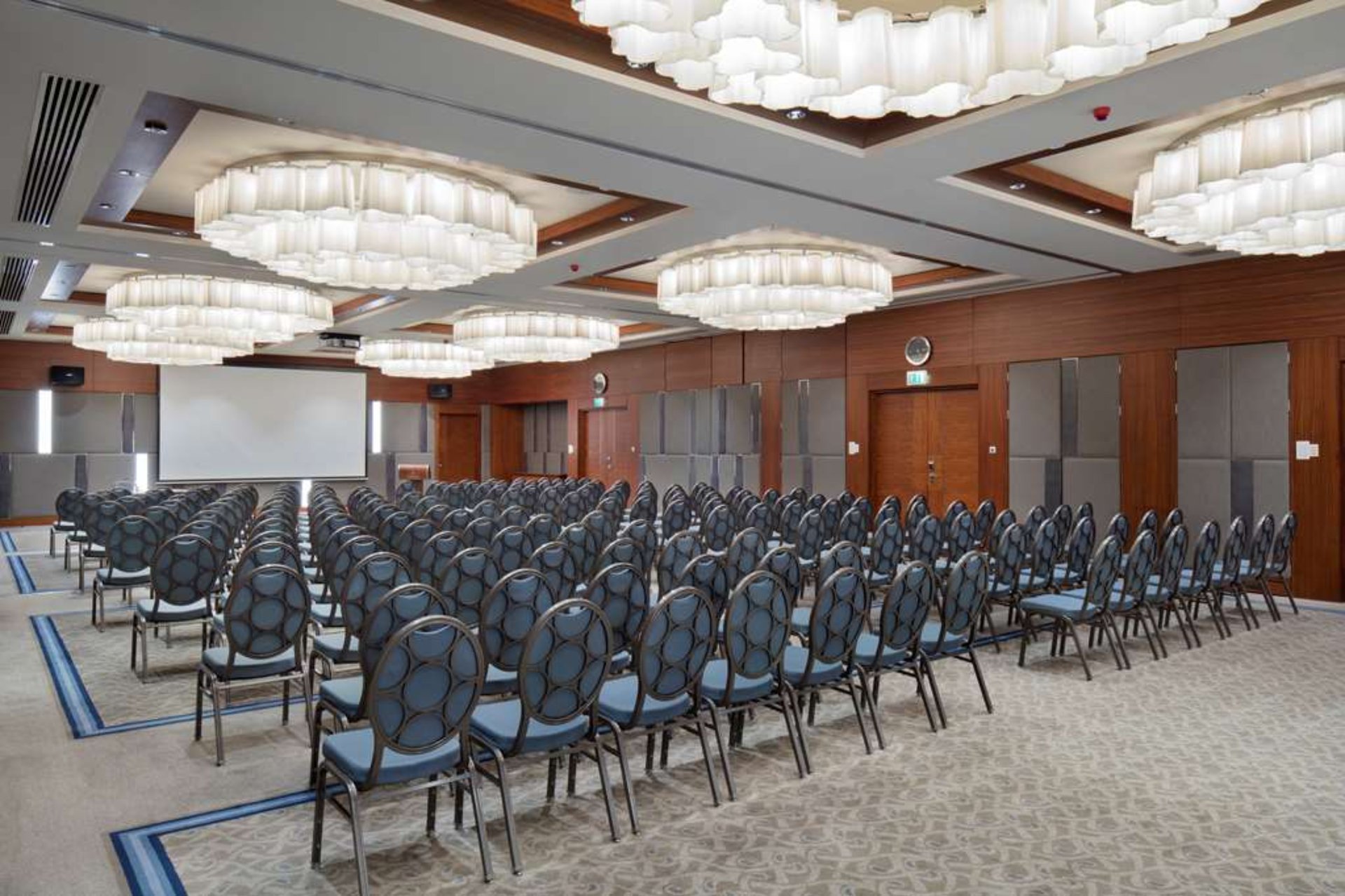 Meeting Room 9 at Hilton Bursa Convention Center & Spa - Hotel in in ...