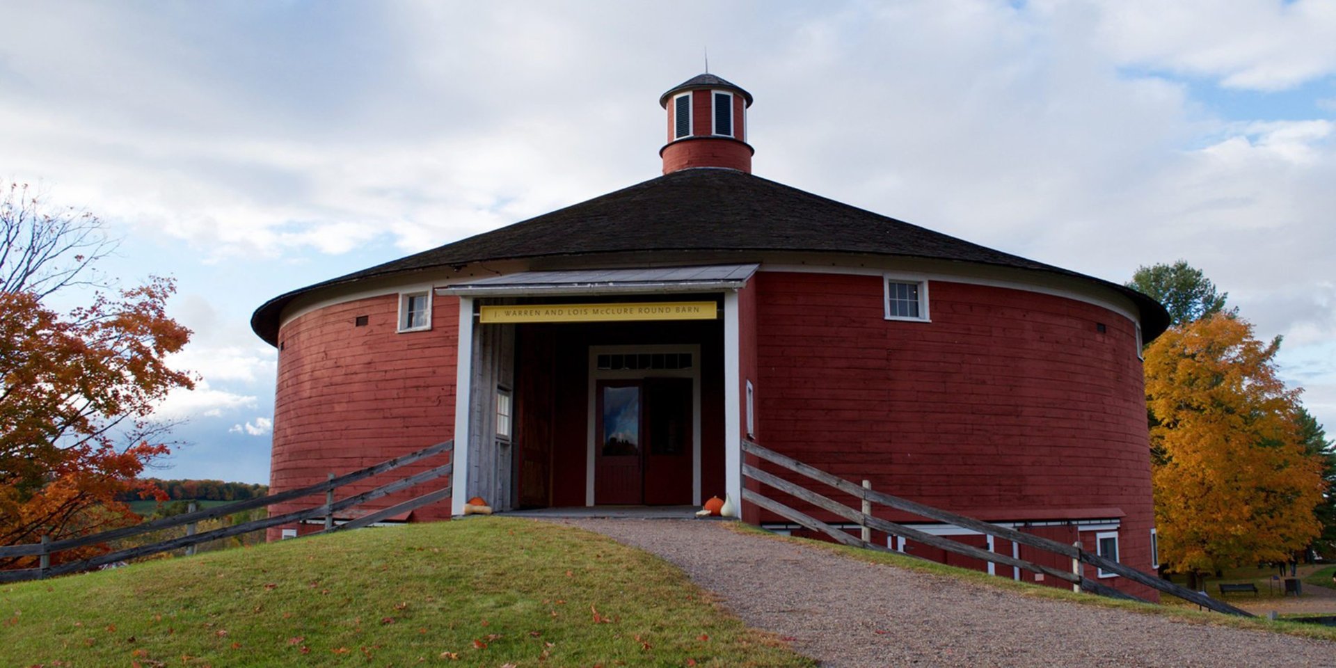 Round Barn at Shelburne Museum - Museum / Gallery in in Shelburne, VT ...
