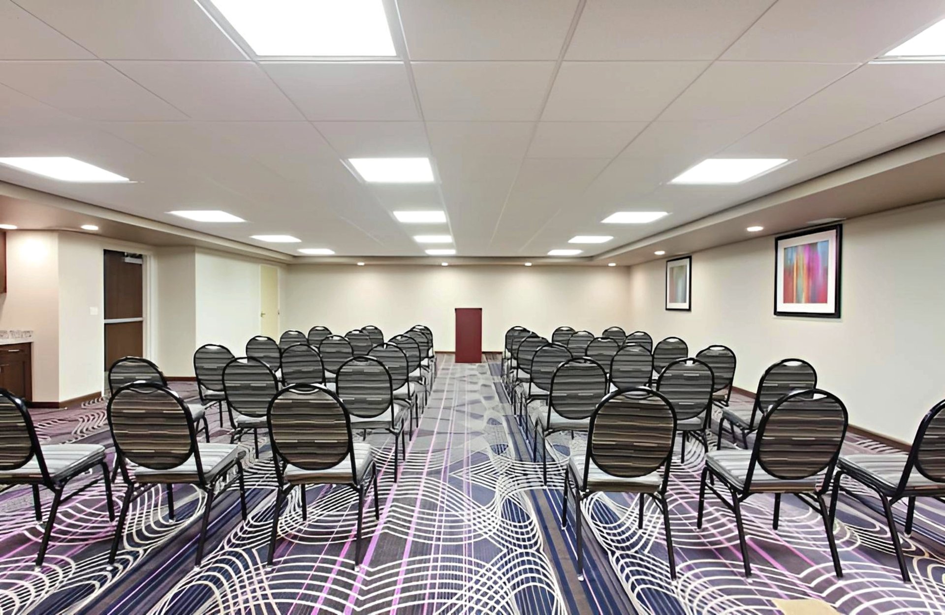 Hampton Inn Seattle/Everett - Hotel in Everett, WA | The Vendry