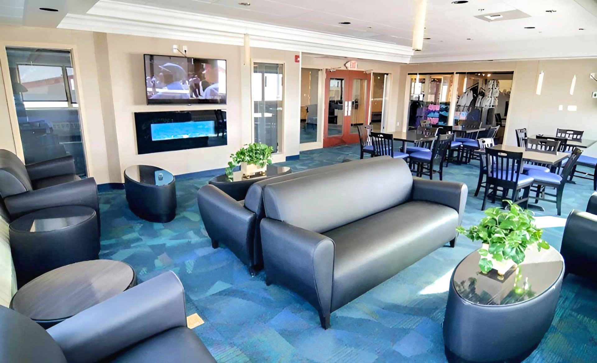 Top of the World Hotel - Hotel in Utqiagvik, AK | The Vendry