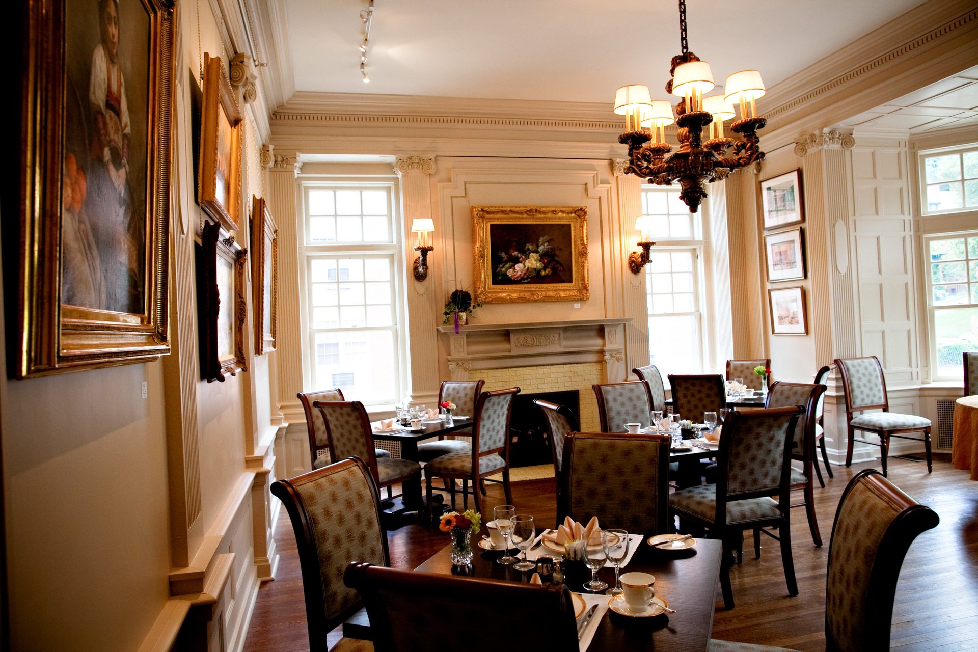 Dining Room at Mansions on Fifth Hotel - Hotel in in Pittsburgh, PA ...
