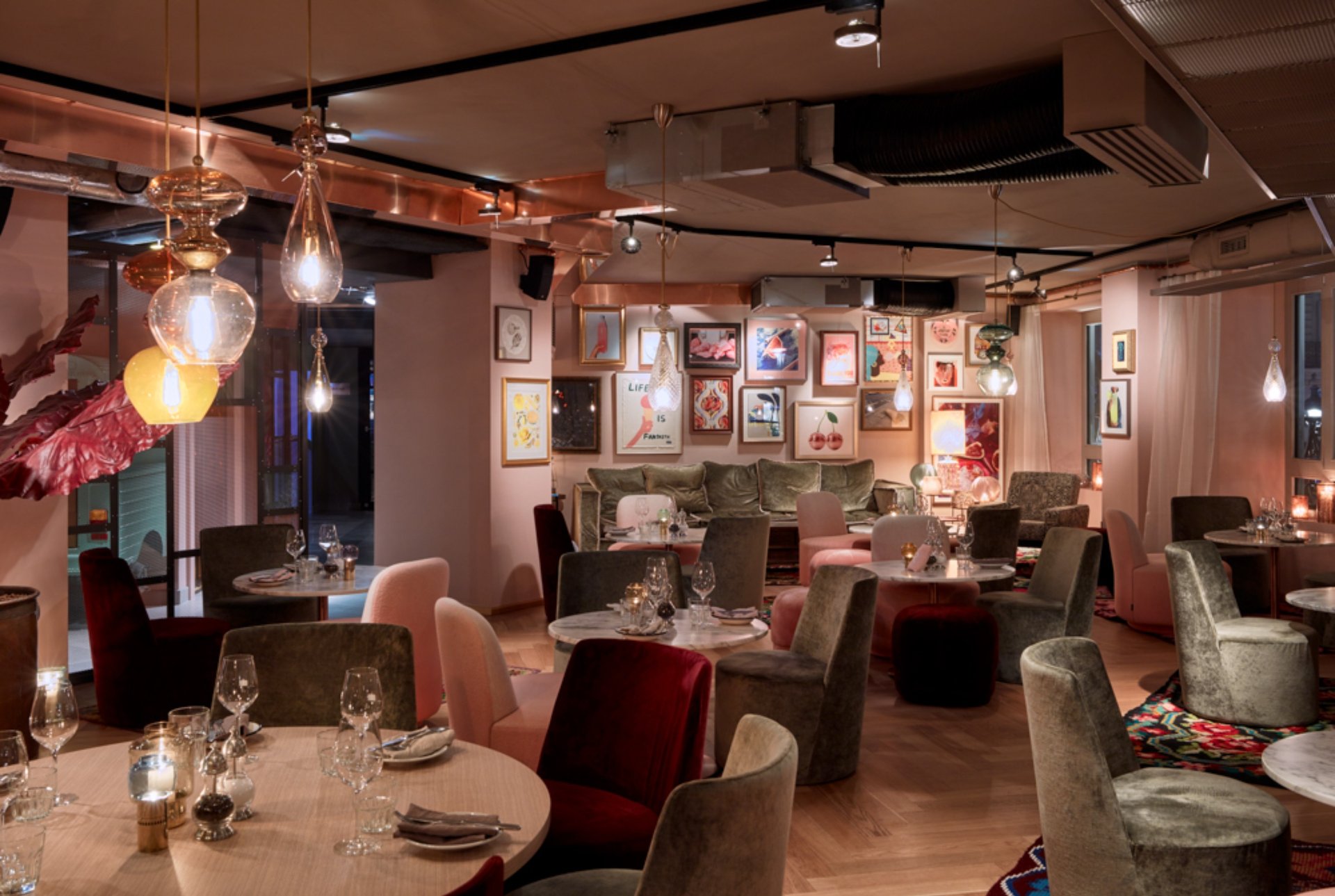 Neni Paris - French Restaurant in Paris, France | The Vendry