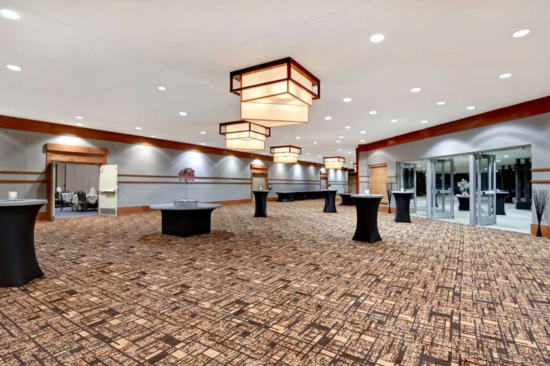 DoubleTree by Hilton Hotel Phoenix Tempe - Hotel in Tempe, AZ | The Vendry