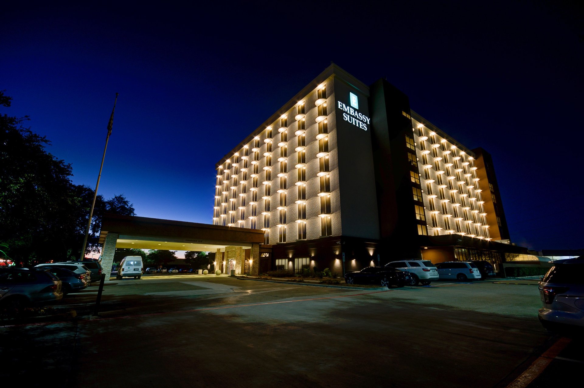 Embassy Suites by Hilton Dallas Market Center - Hotel in Dallas, TX ...
