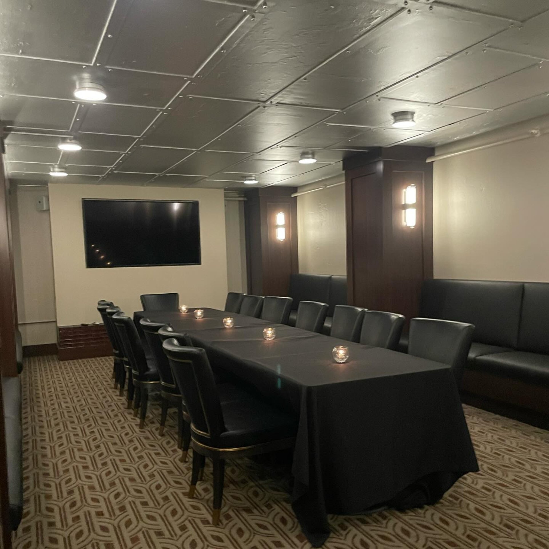Dining Space at Vault@237 - Restaurant in in Buffalo, NY | The Vendry