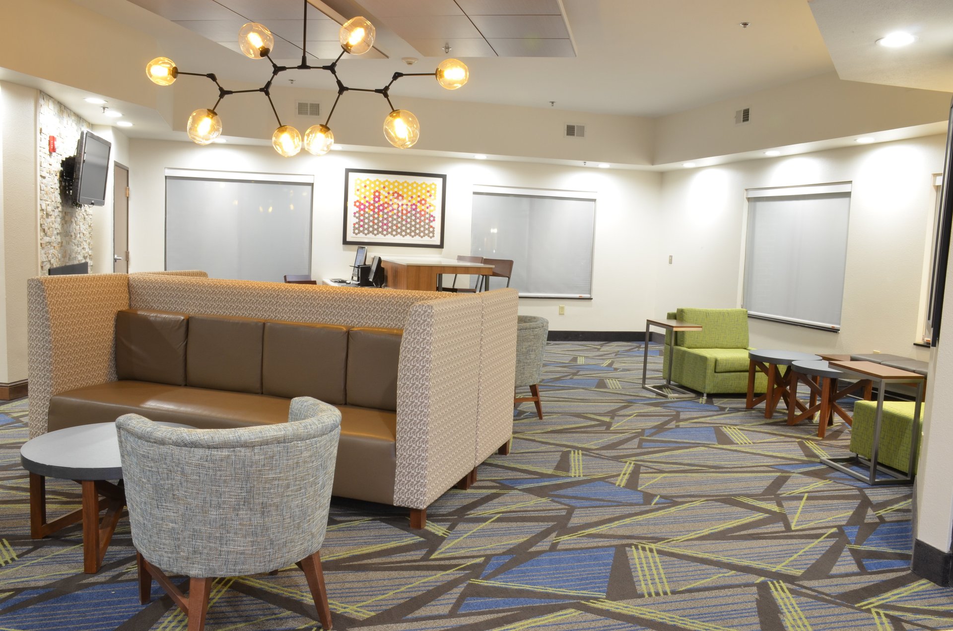 HOLIDAY INN EXPRESS BY IHG - Hotel in Waterloo, IA | The Vendry