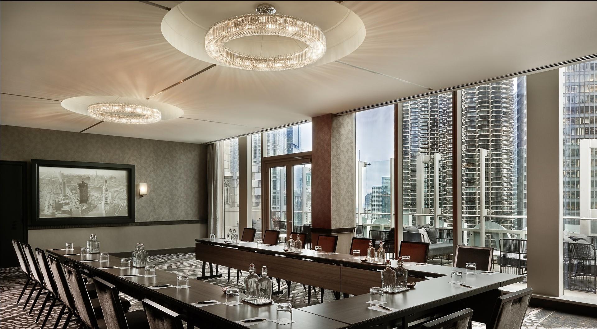 LondonHouse Chicago, Curio Collection by Hilton - Hotel in Chicago, IL ...