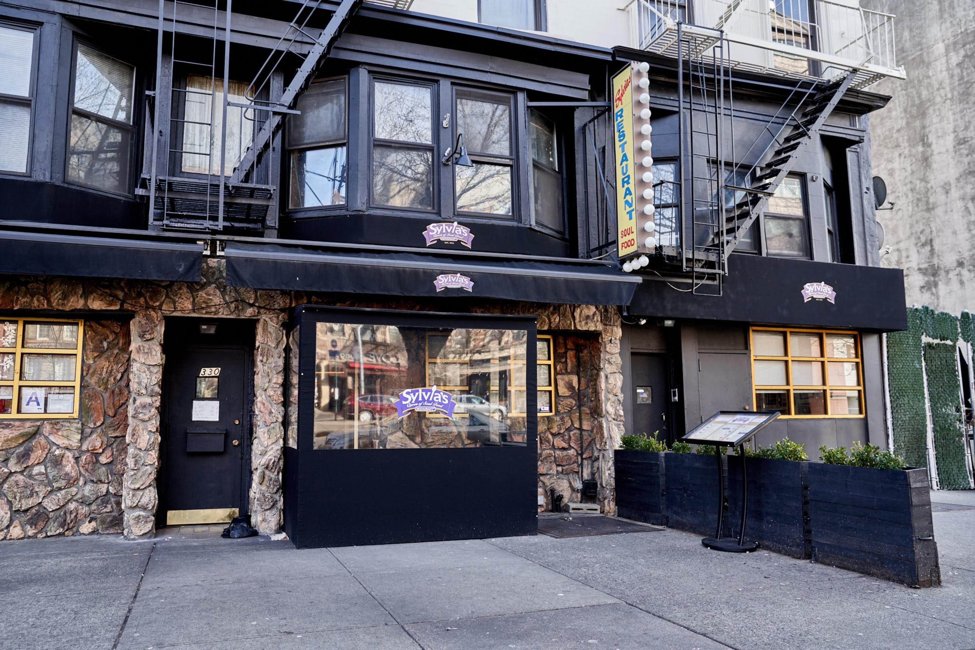 The 12 Best Places To Eat Before A Show At The Apollo - New York - The ...