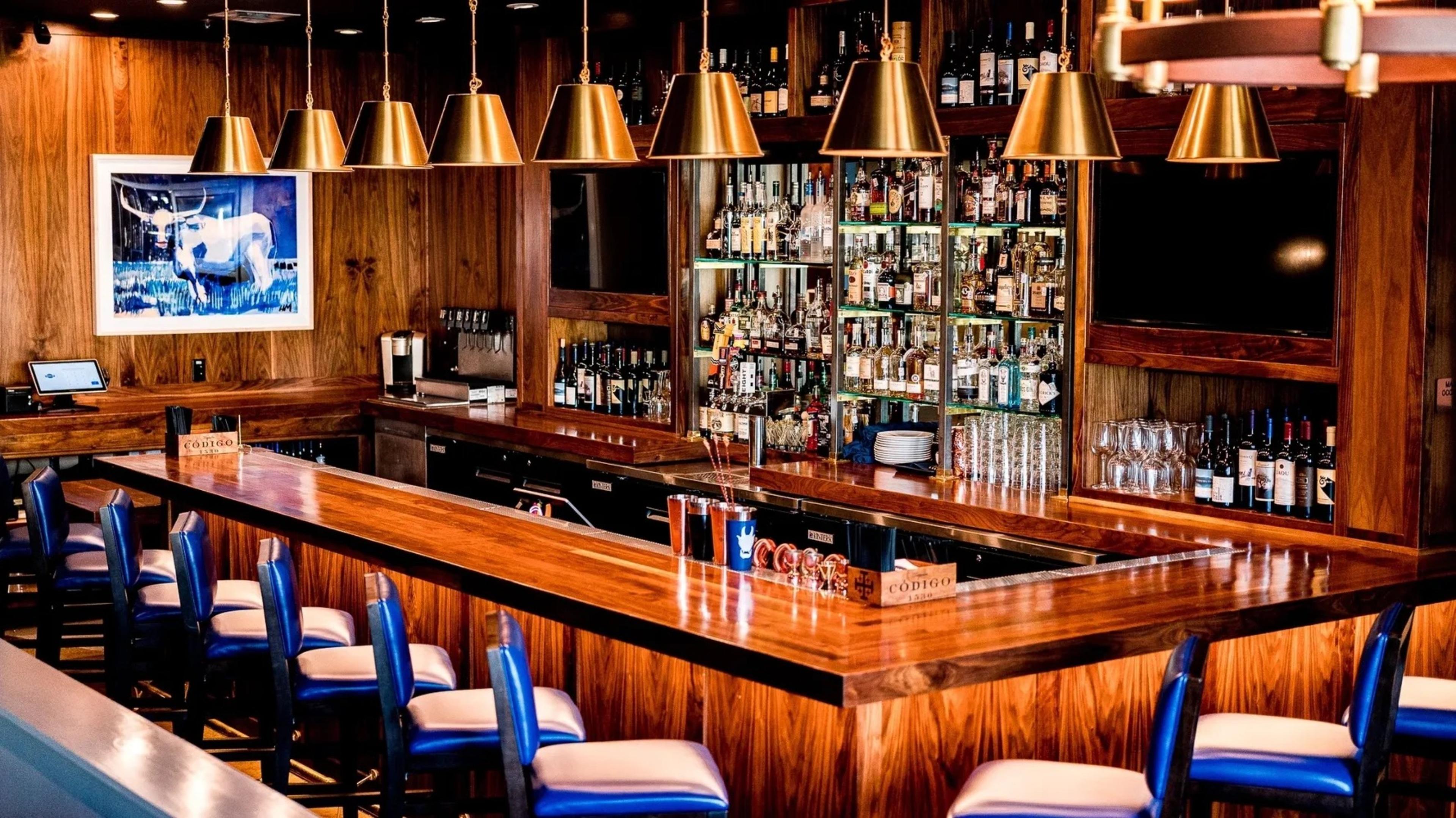 Douglas Bar and Grill - American Restaurant in Dallas, TX | The Vendry