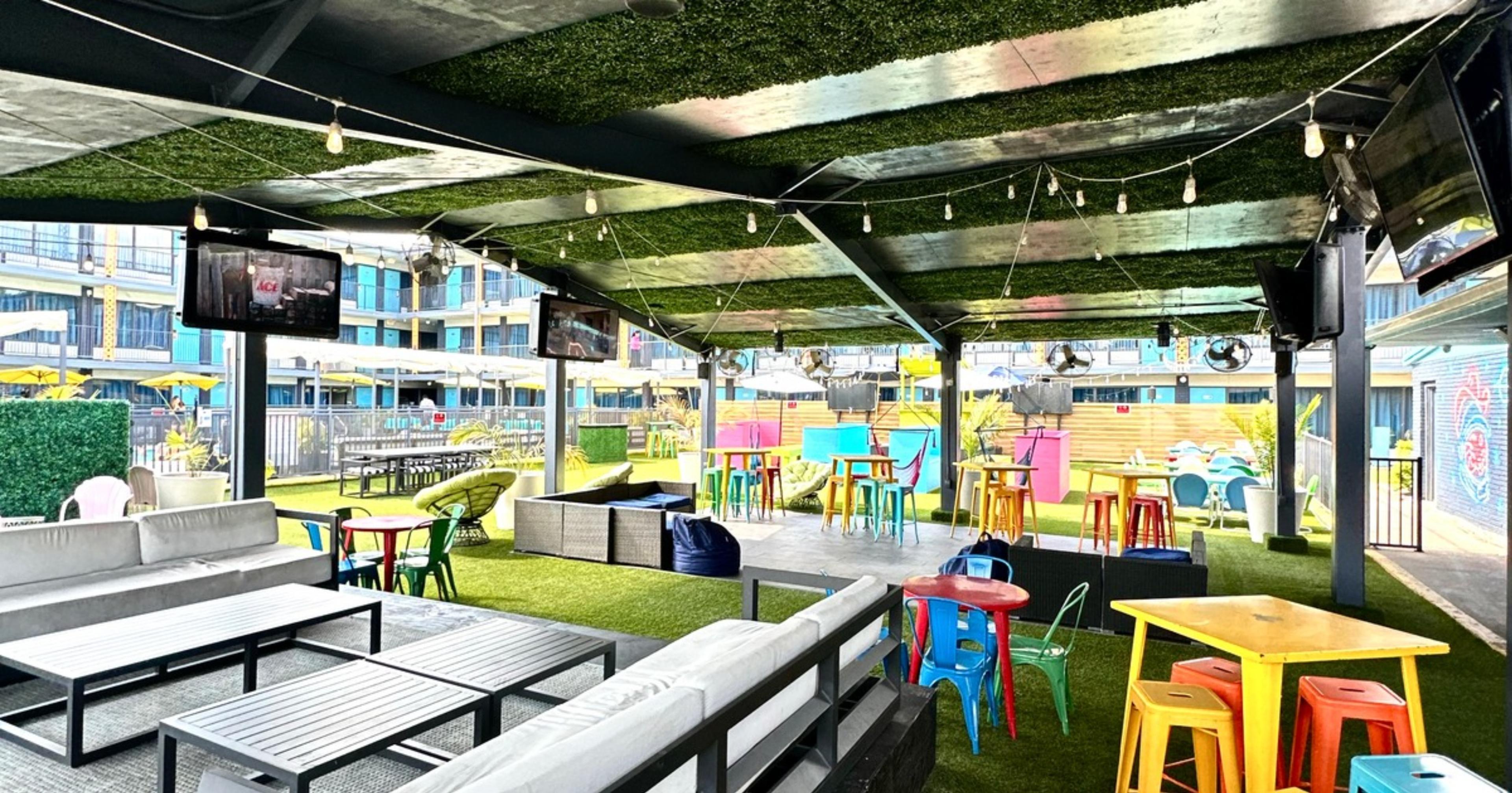 10 Of The Best Bars In The Heights by Secret Houston | The Vendry