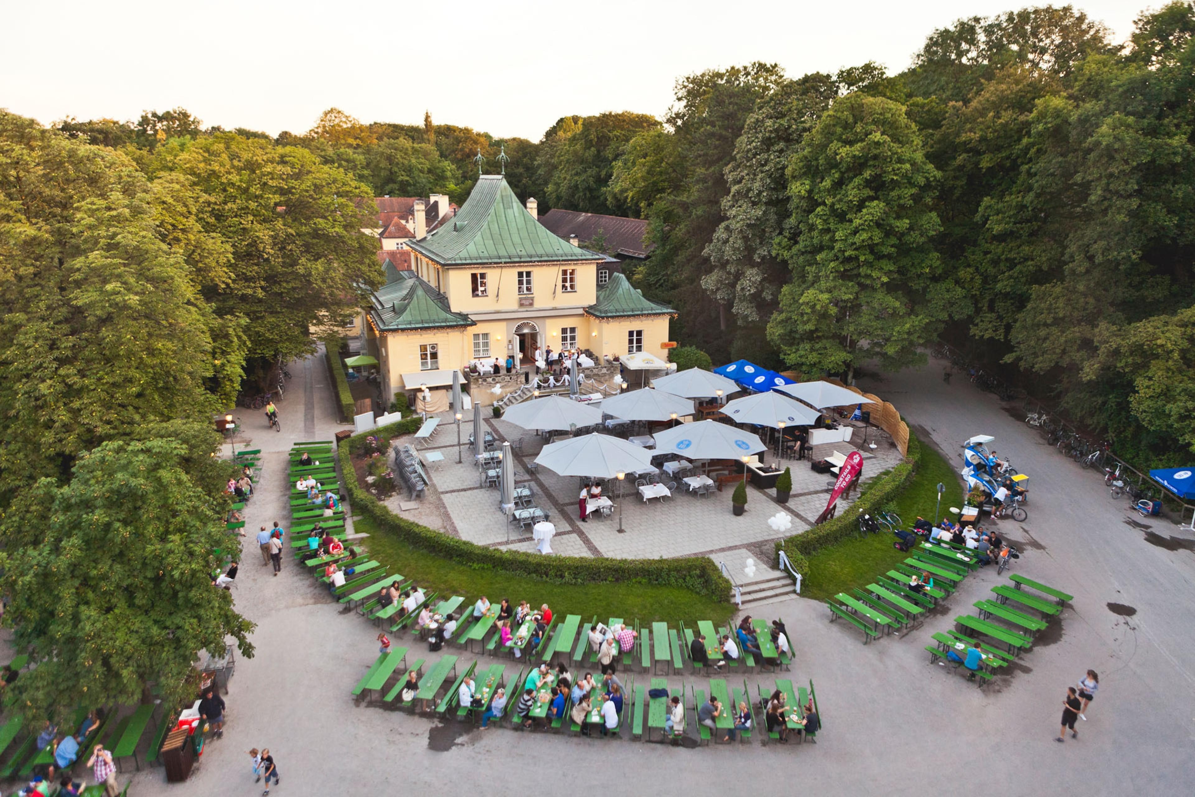 Biergarten am Chinesischen Turm - Brewery/Beer Garden Restaurant in ...