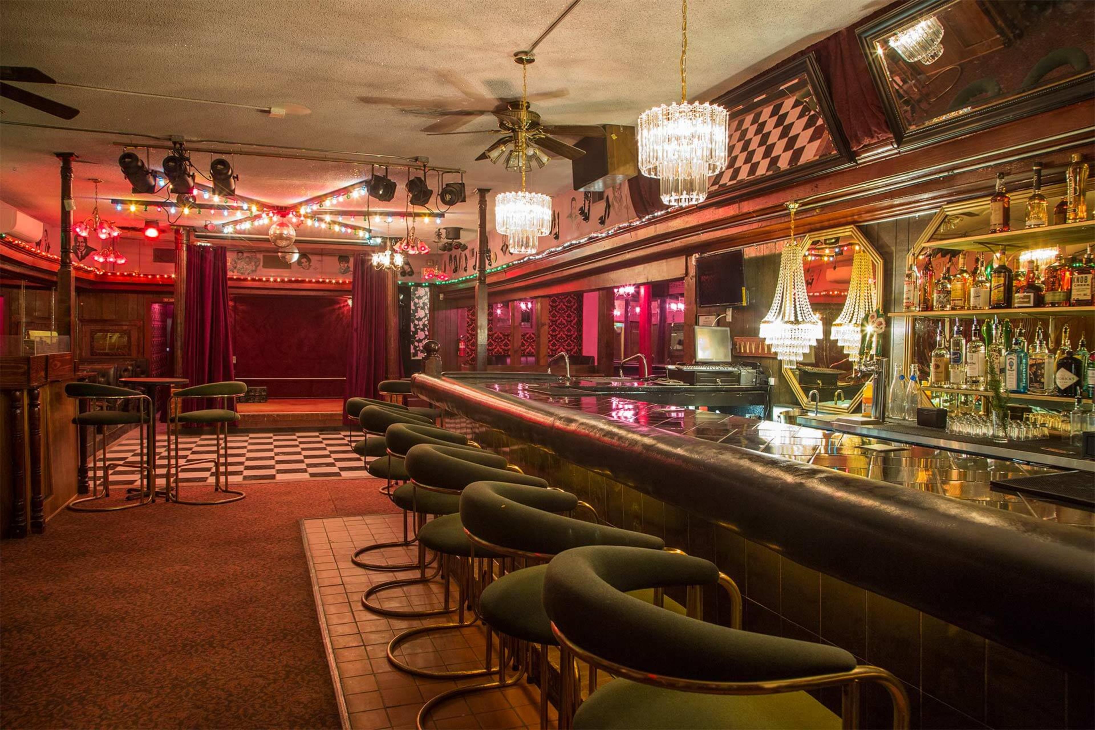 15 Best Bars in Charleston by Condé Nast Traveler | The Vendry