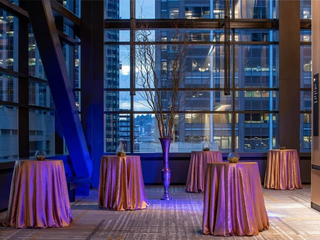 Hyatt Regency Seattle - Hotel in Seattle, WA | The Vendry