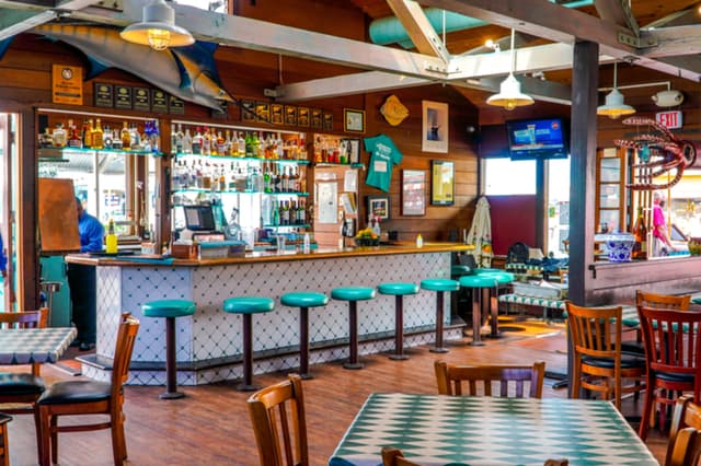 Abalonetti Bar and Grill - Seafood Restaurant in Monterey, CA | The Vendry