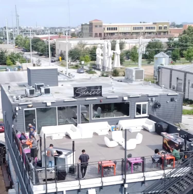 The 9 Best Rooftop Bars In Houston by The Infatuation | The Vendry